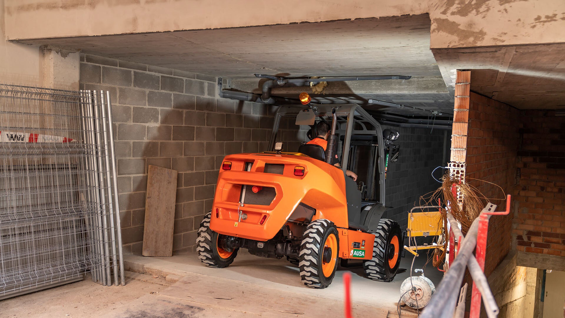 Hubstapler | Höhe bis 5,40 m | Tragkraft bis 2.000kg – BIGMAN